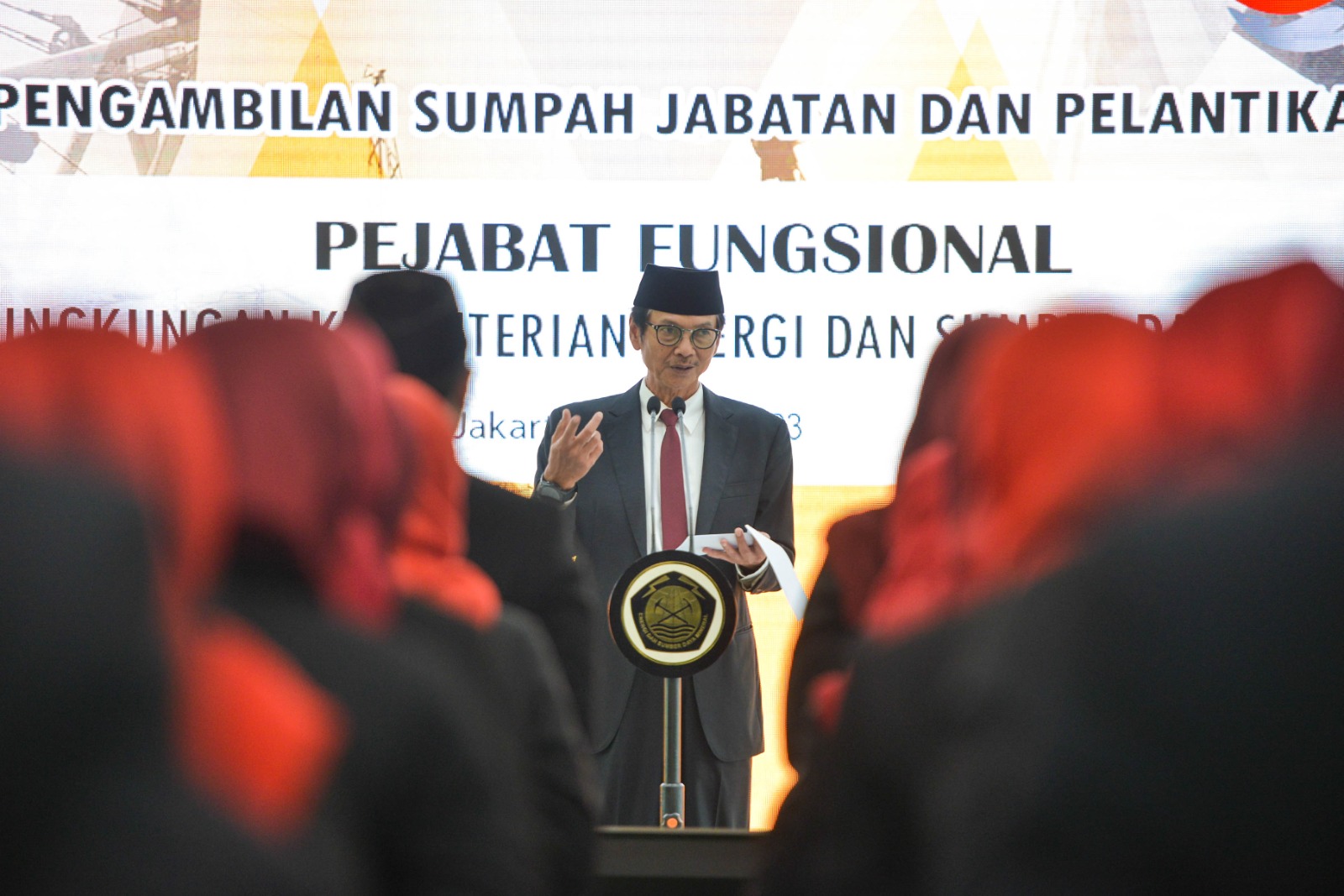 Kementerian ESDM RI - Media Center - Arsip Berita - Lantik 115 Pejabat Fungsional KESDM, Sekjen ...